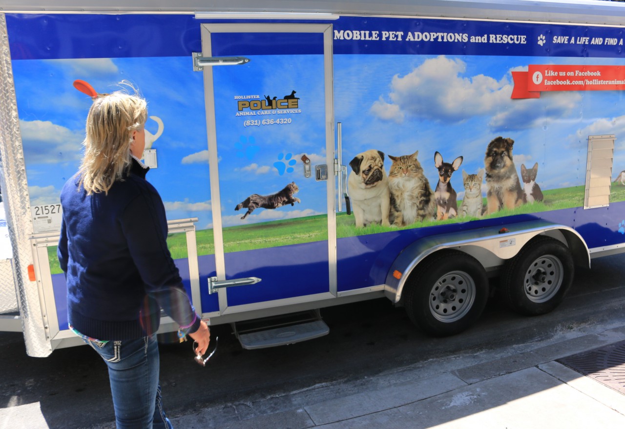 Mobile pet trailer ready to roll for adoptions | BenitoLink